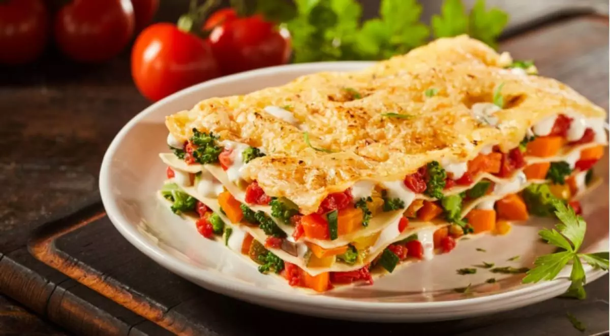 پنج ظروف با سرپرست سرگیجه: Dumplings، Ramen، Lasagna، Befstrogen، پنیر کیک 16298_5