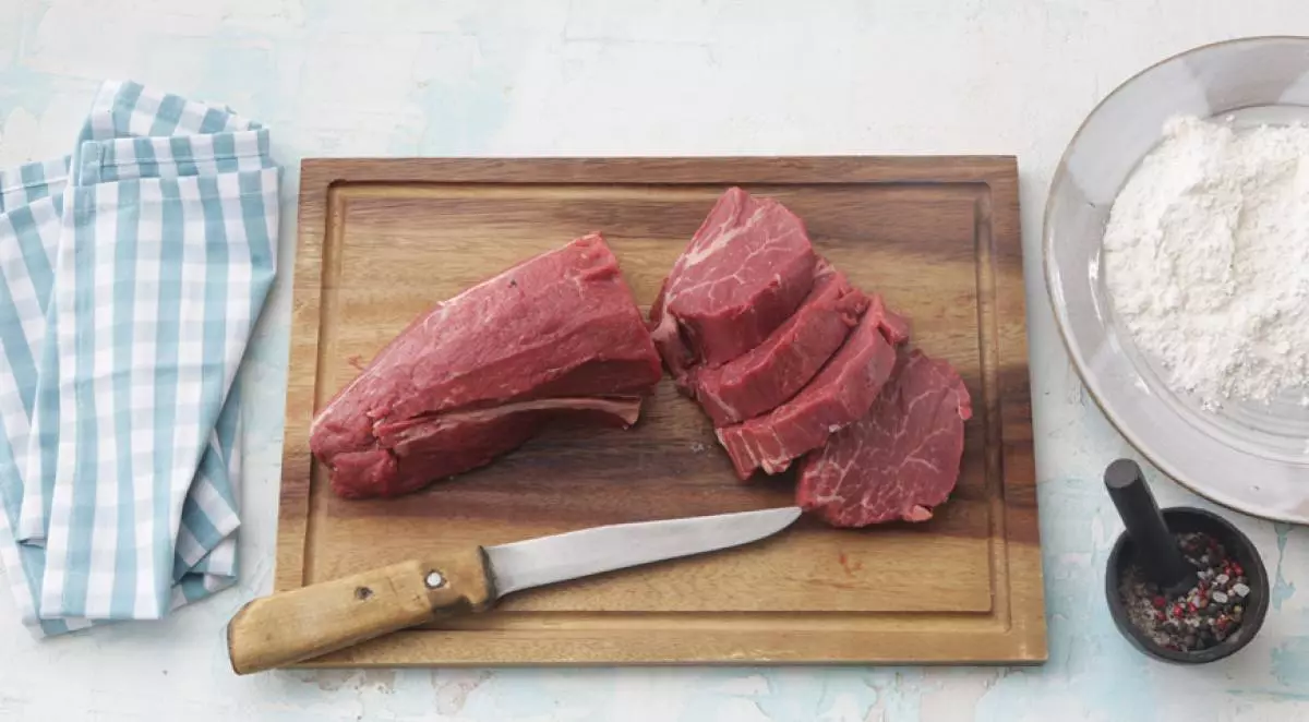 Hogyan tartsuk meg a lé a hús a beefroganov