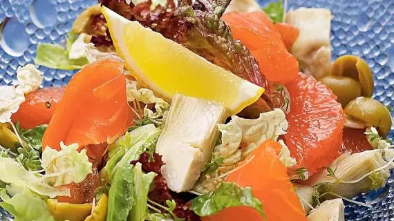 Salade van artisjokken met zalm en grapefruit, stapsgewijs recept met foto's