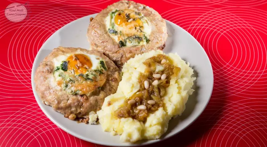 Turkiet cutlets med ägg, steg-för-steg recept med foton