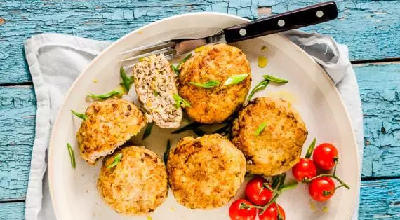 cutlets ពីសាច់ minced ជាមួយ zucchyt, ជំហាន ៗ នៃរូបមន្តជាមួយរូបថត