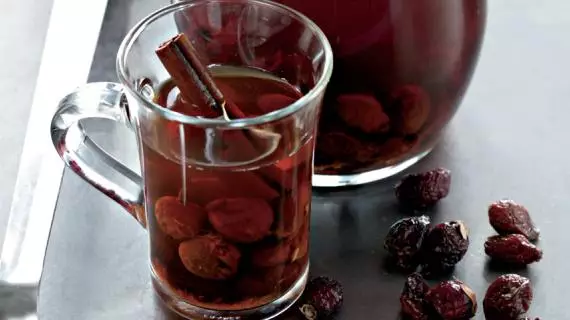 Kompot dari Rosehip Kering, resep langkah demi langkah dengan foto