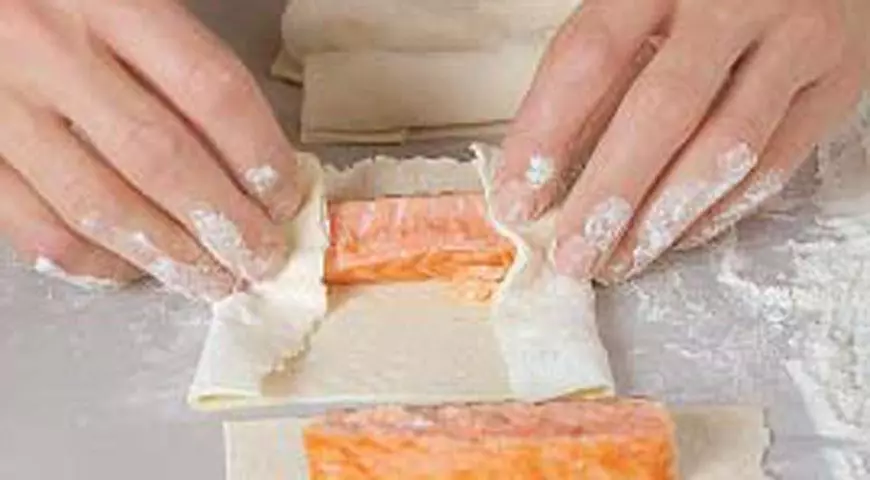 Stock Foto Cooking Recipe: Cá hồi ở bột với sốt Kiwi, bước số 3