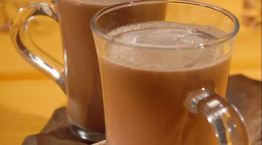 Chocolate quente en filipino, receita paso a paso con fotos