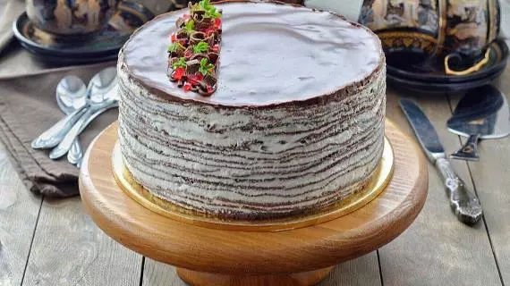 Čokoládový pacake tortu so smotanou, krok za krokom recept s fotografiami