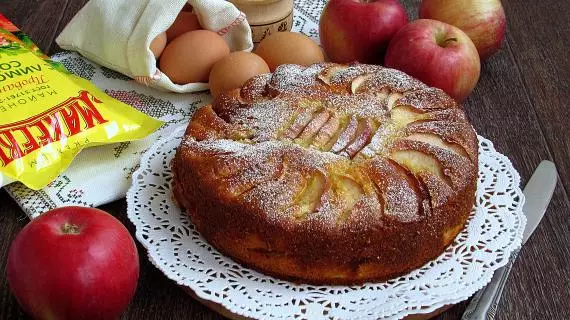 Apple Pie na majonezo, recept za korakom s fotografijami