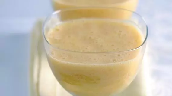 Smoothie با گریپ فروت، گلابی و سبوس، دستور العمل گام به گام با عکس