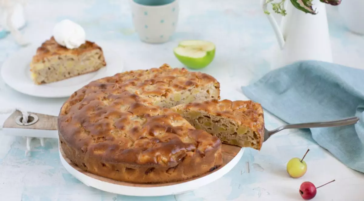 Torta de maçã no kefir.