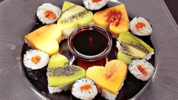 Dessert Sushi สูตรทีละขั้นตอนด้วยภาพถ่าย