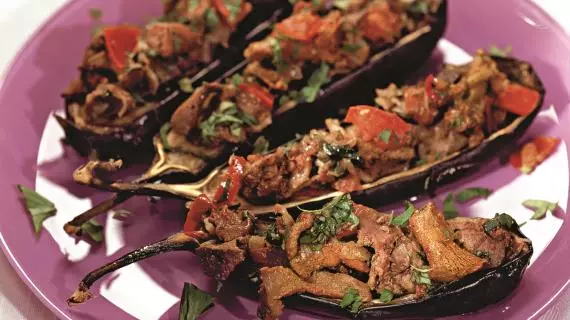 Eggplants stuffed with chicken liver and chanterelles, step-by-step recipe with photos