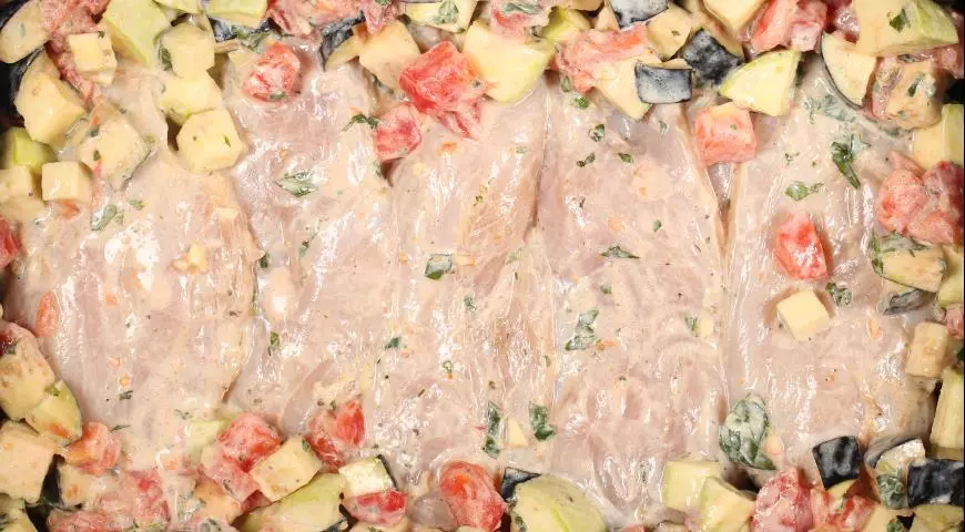 سبزیوں کے ساتھ چکن فلیٹ کا طریقہ