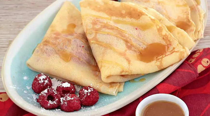 Palacinky? S Raspberry a Caramel