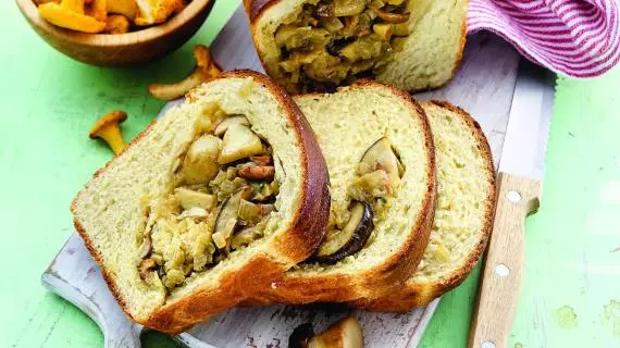 Sudny roll with mushrooms, step-by-step recipe with photos