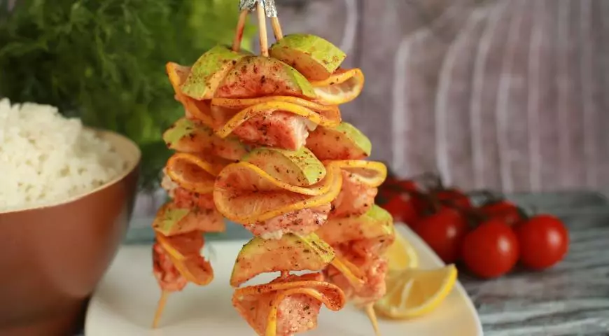 Bhaka ama-salmon kebabs kuhhavini