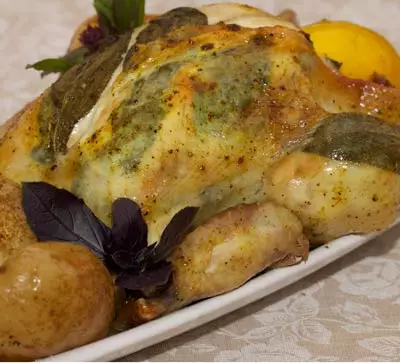 Poulet gekollt mat Sage Blieder a ganz Zitroun, Schrëtt-Bype Rezept mat Fotoen