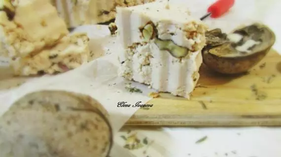 Fromage maison carotte avec écrous, recette pas à pas avec photo