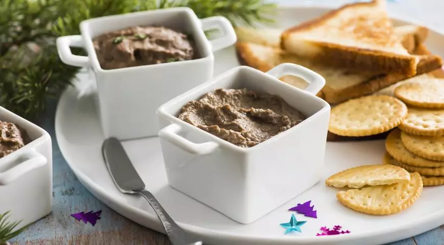 Chicken liver pate with apples and thyme, step-by-step recipe with photos