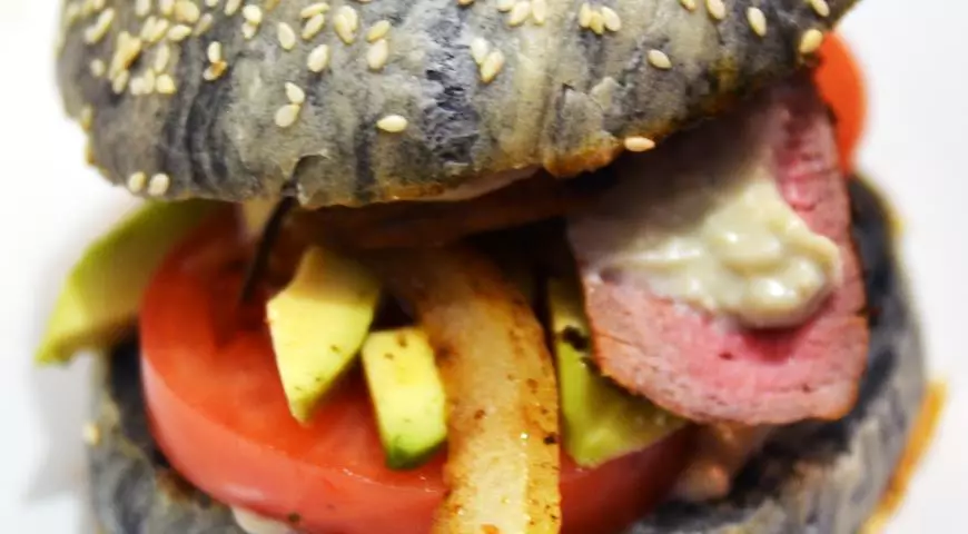 Foto kook Resep: Marble Burger met 'n steak van marmer beesvleis en 'n sous van bloukaas, stap nommer 6