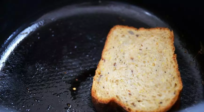 Bruschetta için kızartma dilimi ekmek