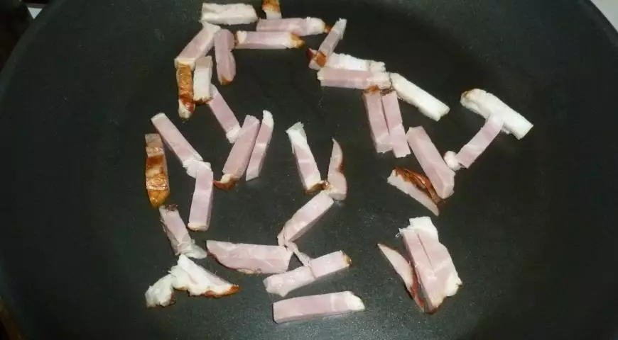 Fry Bacon fyrir kjúklingasúpa