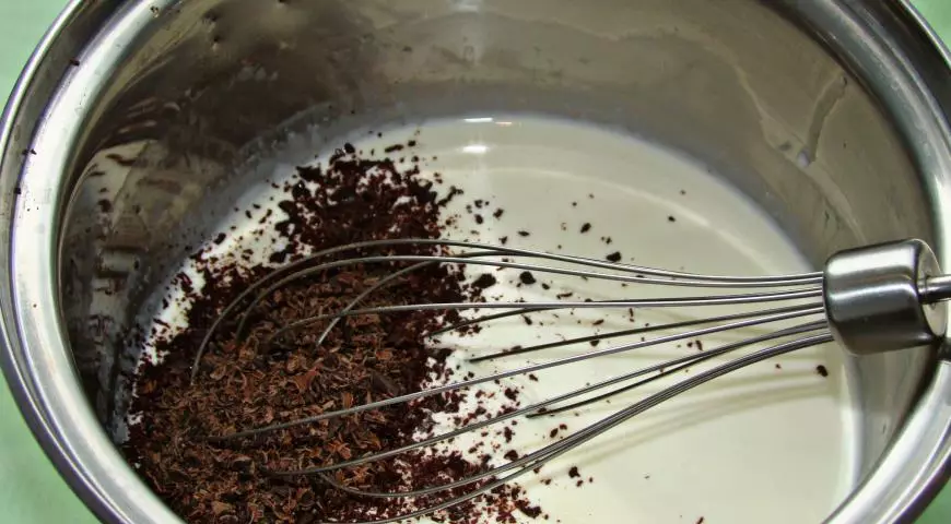 Şokolad kremini bişirmek