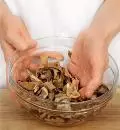 Stock Foto Cooking Recipe: sopas mula sa repolyo seedlings na may mushroom, step number 1