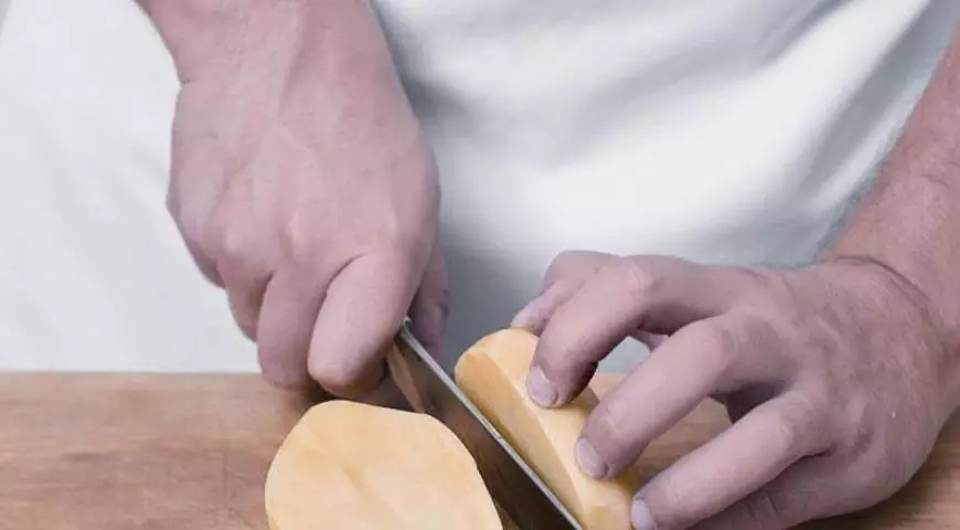 Фото Фото Рецепт за кување: Кромпир касероле са млевеном рерном, корак број 1