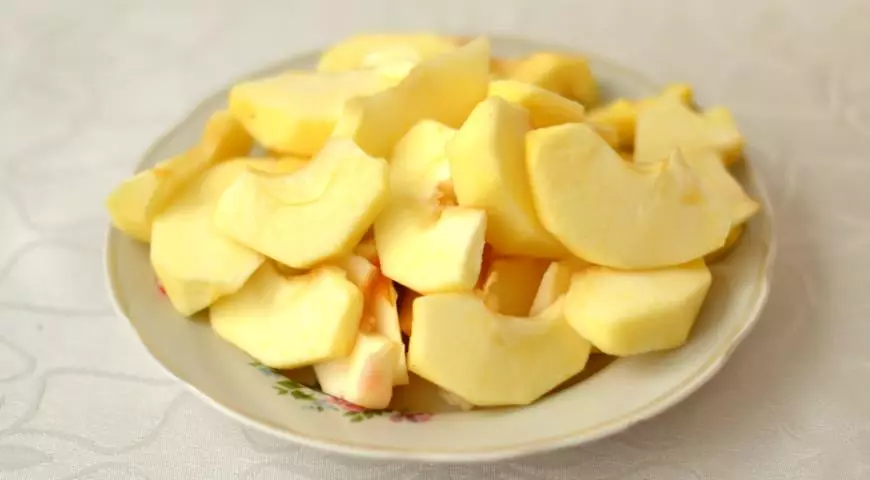 Cortar manzanas para galletas magras