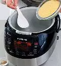 Foto de stock Receta de cocina: cuscús con nueces en una cocina lenta, paso número 2