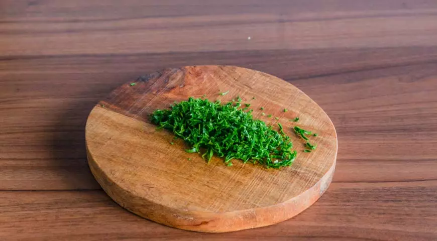 Pasta di sosê krem, parsley bi nermî bare