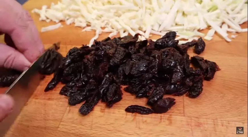 Stock picha kupikia mapishi: Stew na prunes, hatua namba 2