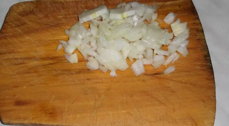 Finely cut onions