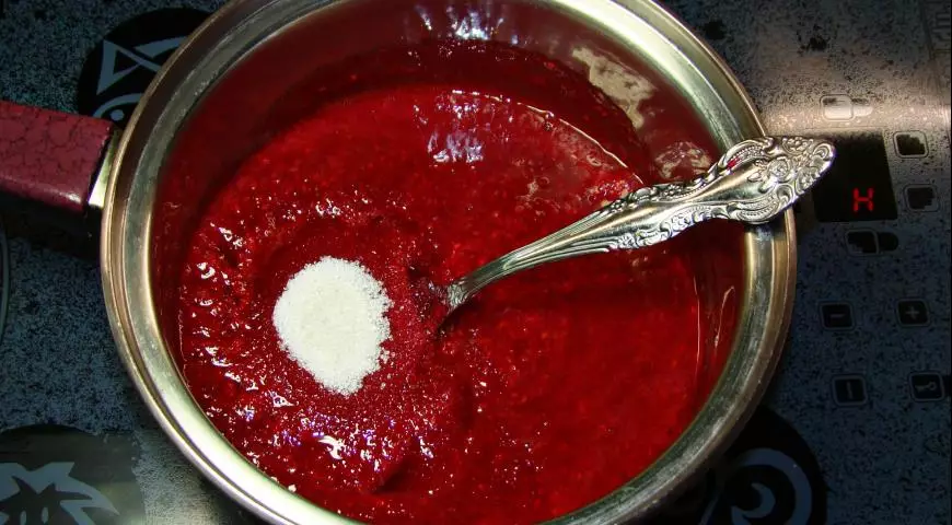 Preheat Raspberry Puree na Raspberry Jelly Sukari.