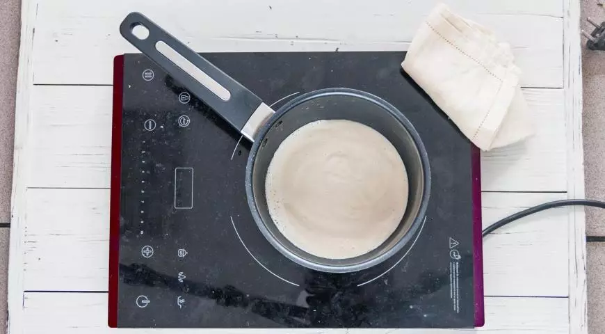 Stock Foto Cooking Recipe: Risotto kun piro kaj fromaĝo fondue, Paŝo numero 5