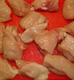 Filetto di pollo per il tagliato a pezzi