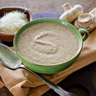 Sopa de puré de cogomelos nunha cociña lenta