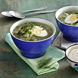Zielona zupa w wolnym kuchence