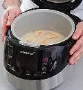 Foto de stock Receta de cocina: sopa de verduras con copos de avena en una olla lenta, paso número 5