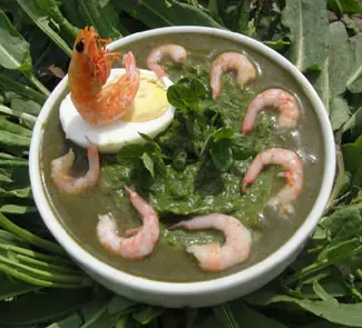 Sopa de sopa de sorra amb gambes que desperten la natura