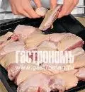 Stock foto Recepta de cuina: ànec amb pollastre al forn, pas número 2