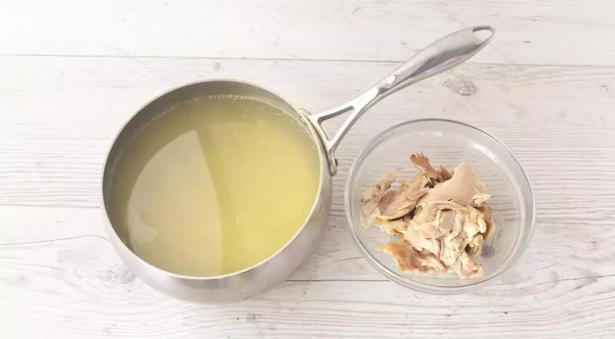 Фото готвење рецепт: пилешка супа со депонии, чекор бр. 3