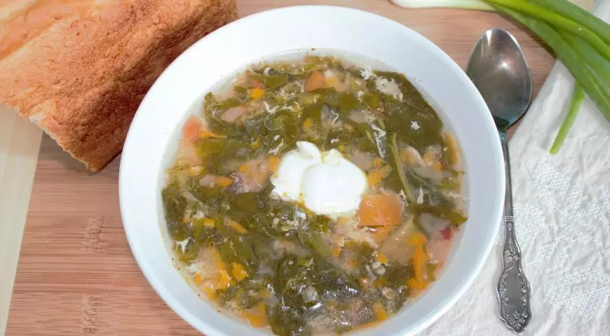स्ट्यू सह sorrel सूप