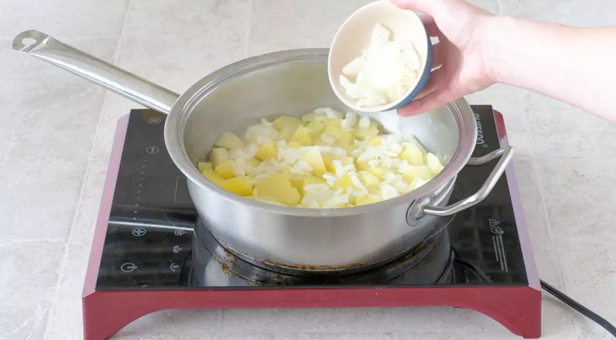 תפוחי אדמה בשמנת חמוצה, להוסיף קשת