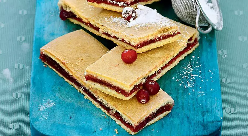 Awọn ila pẹlu awọn cranberries