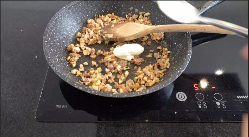 Estoque foto cozinhar receita: Champignons recheados no forno, passo número 1