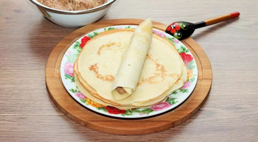 Foto persiapan resep: pancake dengan isian buah kering, langkah nomor 9