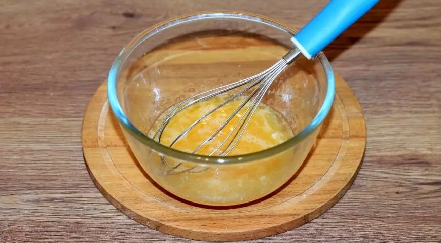 Foto da preparación da receita: panqueiques con recheo de froitas secas, paso número 3