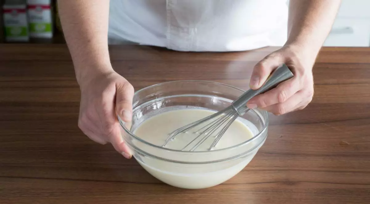 Pancakes amb plàtan, prepara la massa