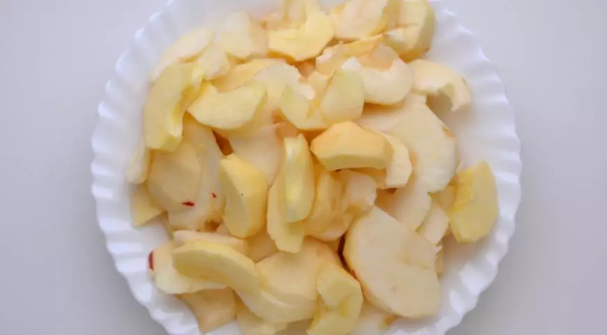 ตัดแอปเปิ้ลสำหรับช่อสีชมพู