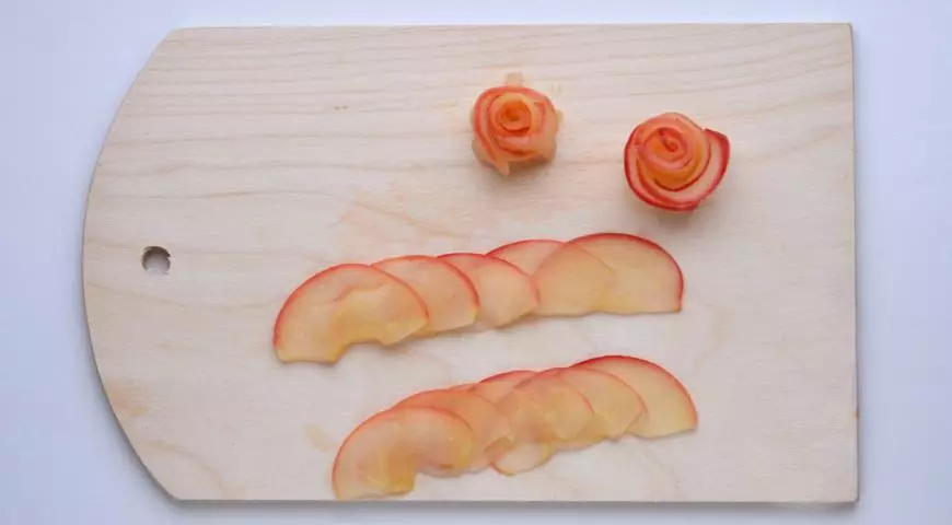Rózsa forma az almából